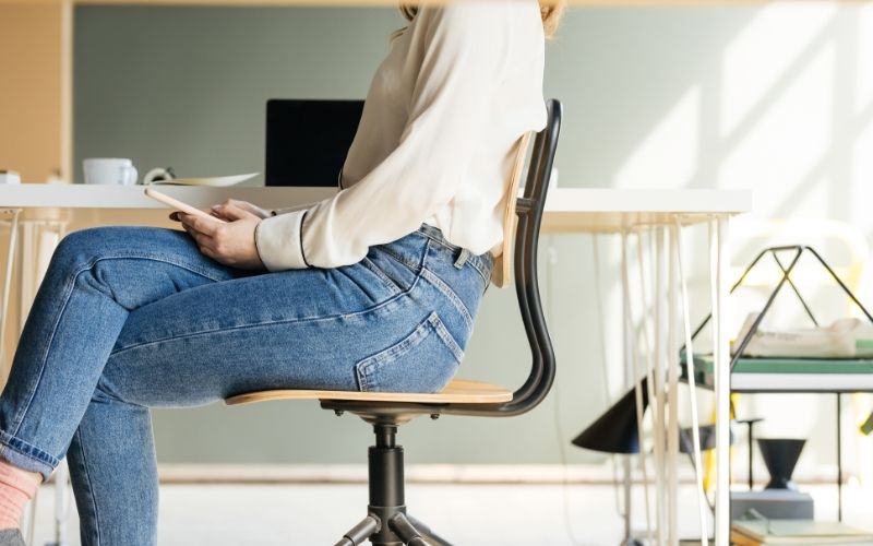 Why Does My Tailbone Hurt When I Sit In My Office Chair To Ergonomics Why Does My Tailbone Hurt When I Sit In My Office Chair To Ergonomics
