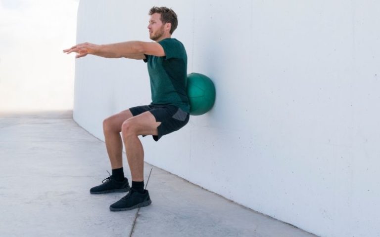 What are the Benefits of Bouncing On an Exercise Ball? - ToErgonomics